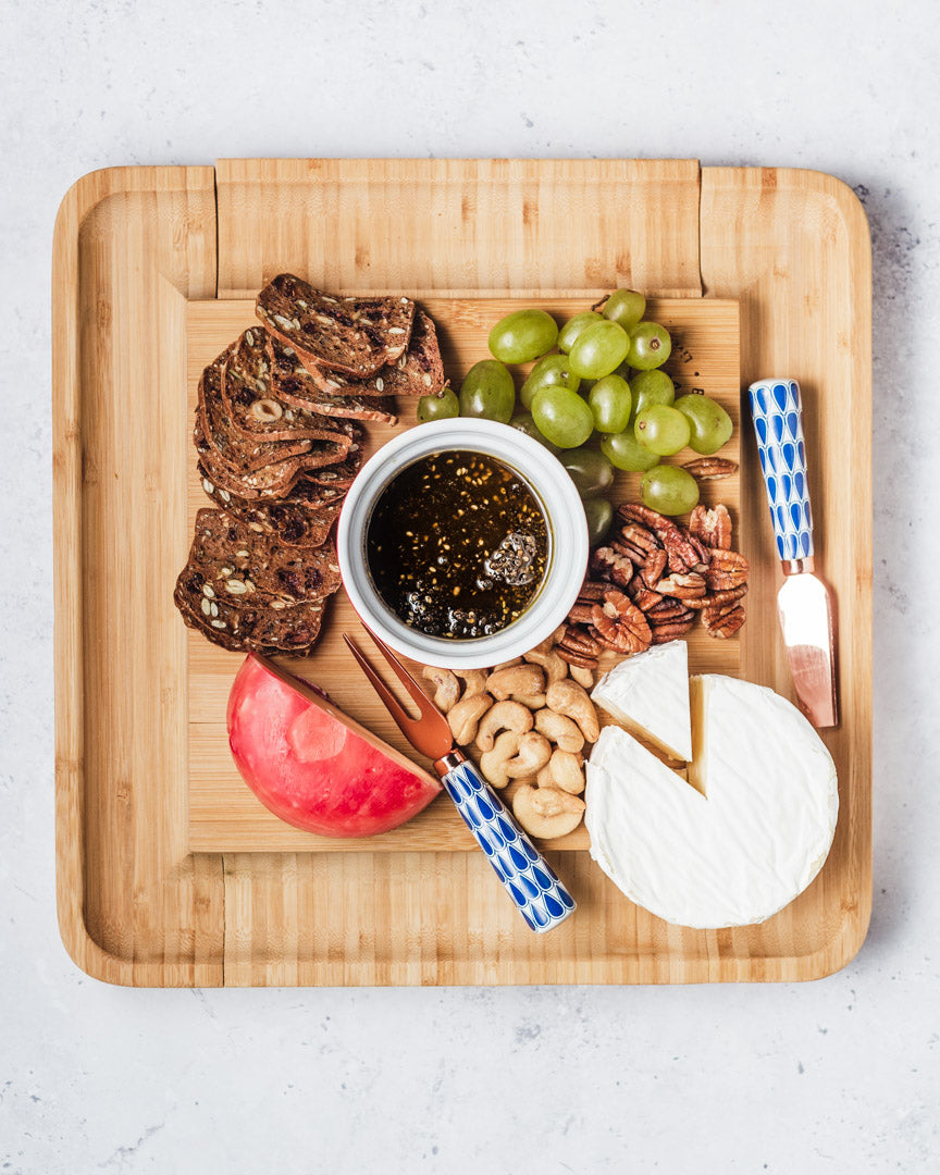 Chaude Curry Cheese Board